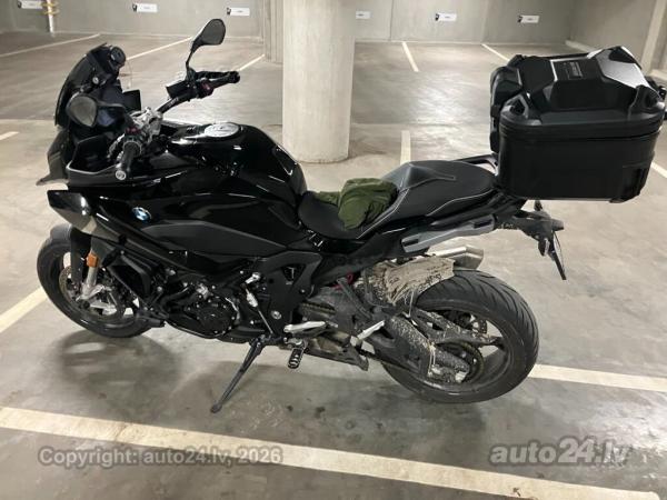 Black BMW S 1000XR 2025 in Tallinn, with an engine capacity of 1.00 L and mileage of 8 thousand km for 20650 €, photo 5 on AUTOMOTO.COM.LV