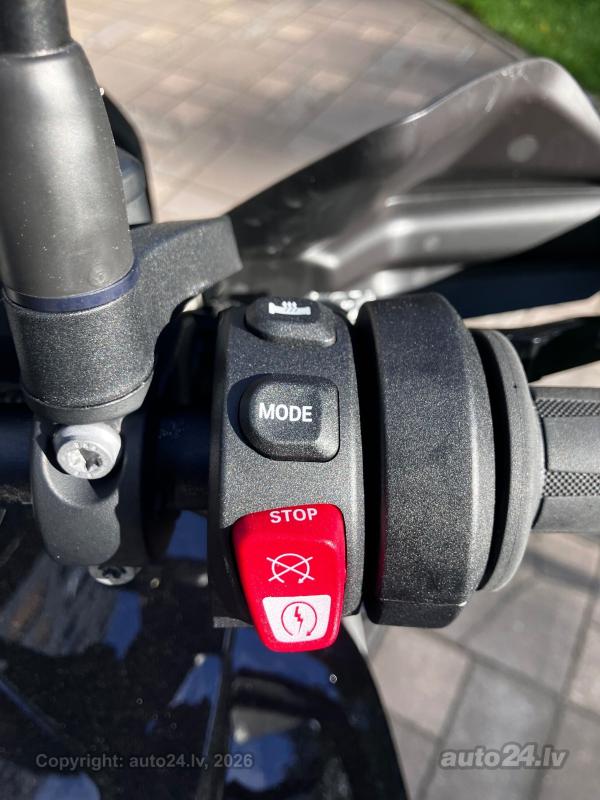 Melns BMW S 1000XR 2025 Tallina, ar dzinēja tilpumu 1.00 L un nobraukumu 12 tūkst. km par 18150 €, foto 8 vietnē AUTOMOTO.COM.LV