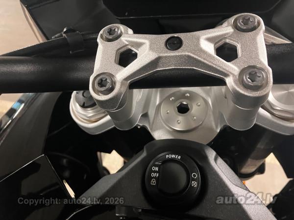 Melns BMW S 1000XR 2025 Tallina, ar dzinēja tilpumu 1.00 L un nobraukumu 12 tūkst. km par 18150 €, foto 10 vietnē AUTOMOTO.COM.LV
