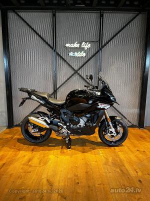 Melns BMW S 1000XR 2026 Tallina, ar dzinēja tilpumu 1.00 L un nobraukumu 0 tūkst. km par 17950 €, foto 3 vietnē AUTOMOTO.COM.LV