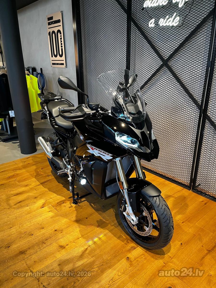 Melns BMW S 1000XR 2026 Tallina, ar dzinēja tilpumu 1.00 L un nobraukumu 0 tūkst. km par 17950 €, foto 4 vietnē AUTOMOTO.COM.LV