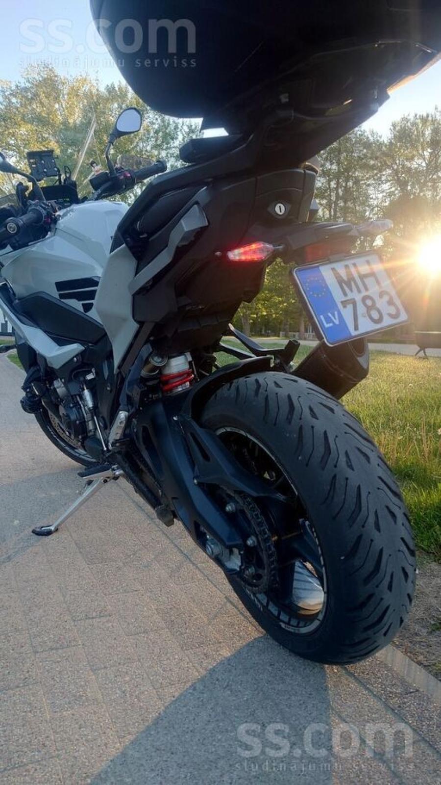 BMW S 1000XR 2021 in Riga, with an engine capacity of 1.00 L and mileage of 0 thousand km for 14321 €, photo 5 on AUTOMOTO.COM.LV