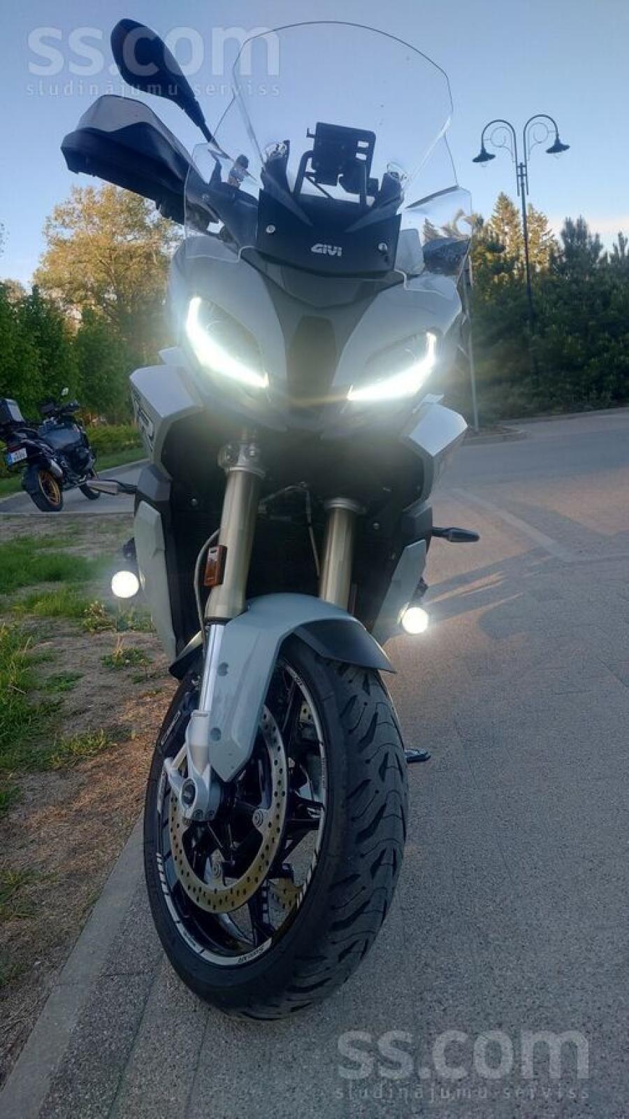 BMW S 1000XR 2021 in Riga, with an engine capacity of 1.00 L and mileage of 0 thousand km for 14321 €, photo 6 on AUTOMOTO.COM.LV