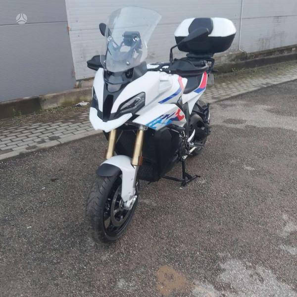 BMW S 1000XR 2022 in Kaunas, with an engine capacity of 1.00 L and mileage of 10 thousand km for 16000 €, photo 1 on AUTOMOTO.COM.LV