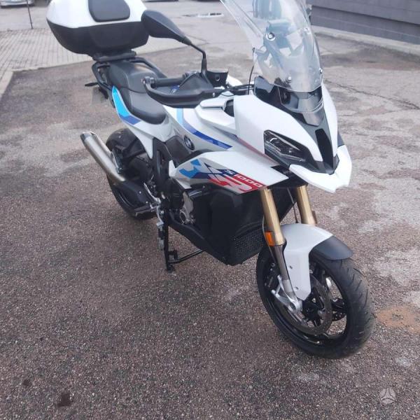BMW S 1000XR 2022 in Kaunas, with an engine capacity of 1.00 L and mileage of 10 thousand km for 16000 €, photo 3 on AUTOMOTO.COM.LV