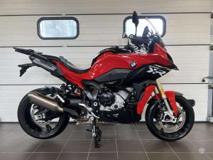 Red BMW S 1000XR 2023 in Vilkaviskis, with an engine capacity of 1.00 L and mileage of 13 thousand km for 14850 €, photo  on AUTOMOTO.COM.LV