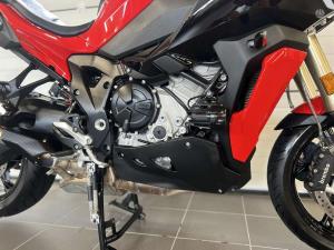 Red BMW S 1000XR 2023 in Vilkaviskis, with an engine capacity of 1.00 L and mileage of 13 thousand km for 14850 €, photo 16 on AUTOMOTO.COM.LV