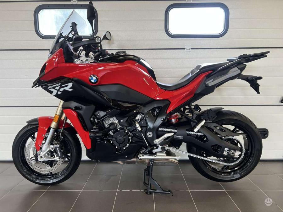 Red BMW S 1000XR 2023 in Vilkaviskis, with an engine capacity of 1.00 L and mileage of 13 thousand km for 14850 €, photo 19 on AUTOMOTO.COM.LV