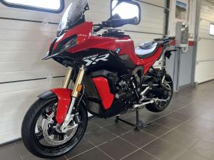Red BMW S 1000XR 2023 in Vilkaviskis, with an engine capacity of 1.00 L and mileage of 13 thousand km for 14850 €, photo 20 on AUTOMOTO.COM.LV