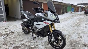 White BMW S 1000XR 2015 in Kaunas, with an engine capacity of 1.00 L and mileage of 53 thousand km for 8500 €, photo  on AUTOMOTO.COM.LV