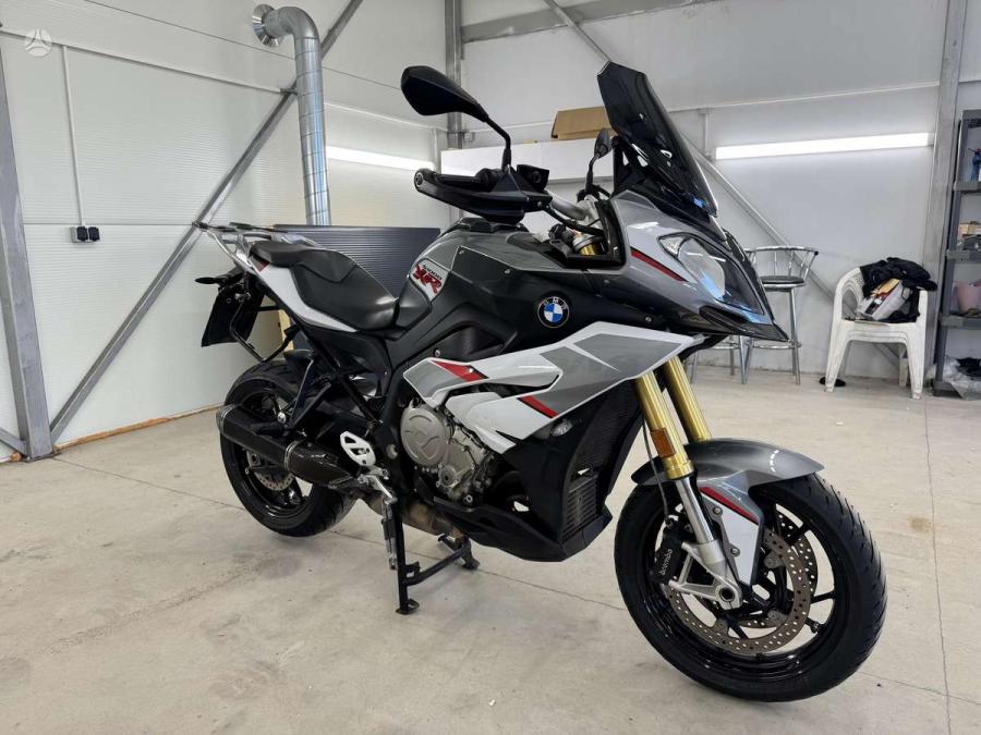 Белый БМВ S 1000XR 2017 в Утена, объемом двигателя 1.00 л и пробегом 54 тыс. км за 9350 €, фото 3 на AUTOMOTO.COM.LV