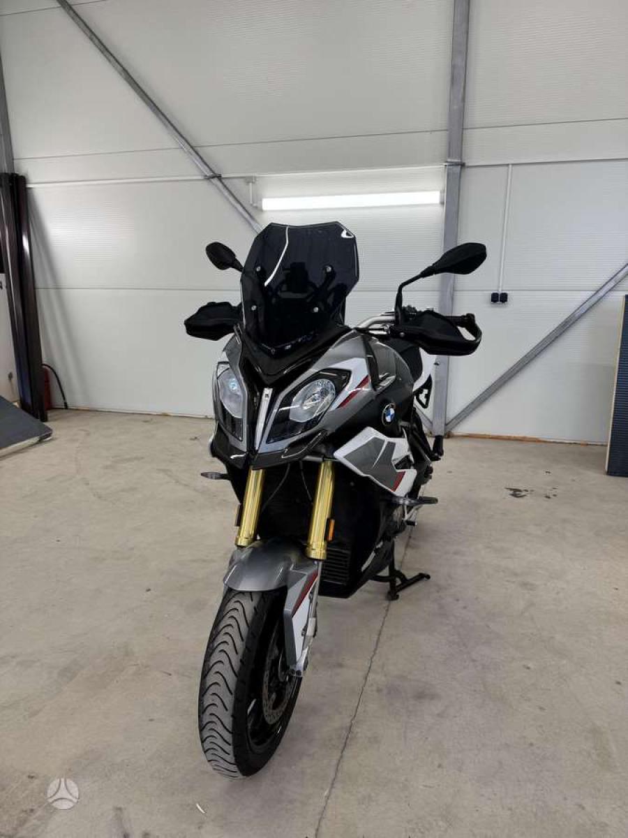 Белый БМВ S 1000XR 2017 в Утена, объемом двигателя 1.00 л и пробегом 54 тыс. км за 9350 €, фото 6 на AUTOMOTO.COM.LV