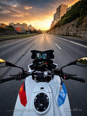 Белый БМВ S 1000XR 2023 в Таллин, объемом двигателя 1.00 л и пробегом 14 тыс. км за 17000 €, фото 4 на AUTOMOTO.COM.LV