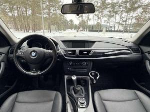 Black BMW X1 2009 in Kaunas, with an engine capacity of 2.00 L and mileage of 293 thousand km for 5700 €, photo 9 on AUTOMOTO.COM.LV