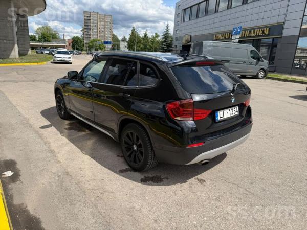 Melns BMW X1 2009 Rīga, ar dzinēja tilpumu 2.00 L un nobraukumu 0 tūkst. km par 5600 €, foto 5 vietnē AUTOMOTO.COM.LV