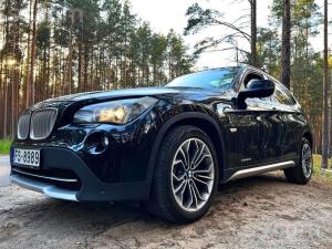 Black BMW X1 2009 in Riga, with an engine capacity of 2.00 L and mileage of 225 thousand km for 7700 €, photo 3 on AUTOMOTO.COM.LV