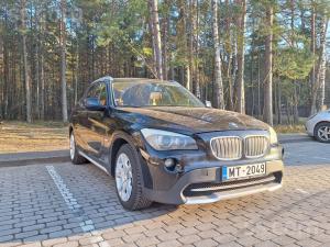 Melns BMW X1 2010 Rīga, ar dzinēja tilpumu 2.00 L un nobraukumu 278 tūkst. km par 8000 €, foto 1 vietnē AUTOMOTO.COM.LV