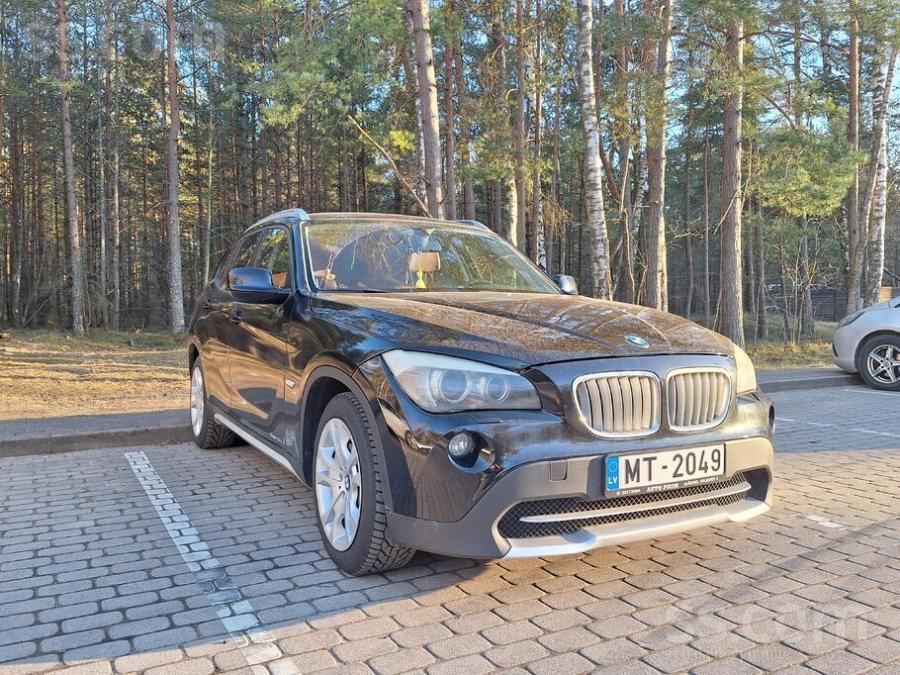 Melns BMW X1 2010 Rīga, ar dzinēja tilpumu 2.00 L un nobraukumu 278 tūkst. km par 8000 €, foto 1 vietnē AUTOMOTO.COM.LV