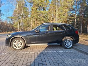 Melns BMW X1 2010 Rīga, ar dzinēja tilpumu 2.00 L un nobraukumu 278 tūkst. km par 8000 €, foto 4 vietnē AUTOMOTO.COM.LV