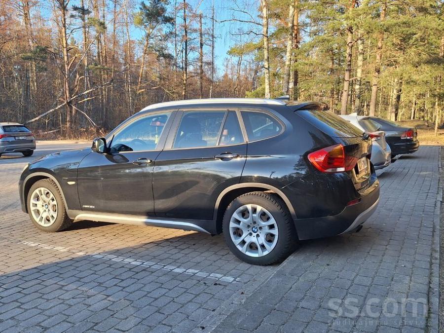 Melns BMW X1 2010 Rīga, ar dzinēja tilpumu 2.00 L un nobraukumu 278 tūkst. km par 8000 €, foto 5 vietnē AUTOMOTO.COM.LV