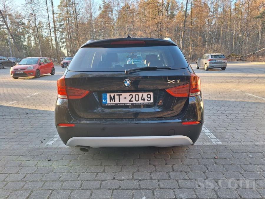 Melns BMW X1 2010 Rīga, ar dzinēja tilpumu 2.00 L un nobraukumu 278 tūkst. km par 8000 €, foto 6 vietnē AUTOMOTO.COM.LV