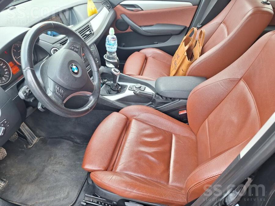 Melns BMW X1 2010 Rīga, ar dzinēja tilpumu 2.00 L un nobraukumu 278 tūkst. km par 8000 €, foto 8 vietnē AUTOMOTO.COM.LV