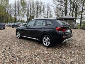 Black BMW X1 2010 in Cesis, with an engine capacity of 2.00 L and mileage of 0 thousand km for 7400 €, photo 2 on AUTOMOTO.COM.LV