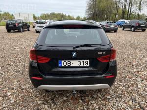 Black BMW X1 2010 in Cesis, with an engine capacity of 2.00 L and mileage of 0 thousand km for 7400 €, photo 5 on AUTOMOTO.COM.LV