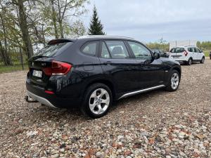 Black BMW X1 2010 in Cesis, with an engine capacity of 2.00 L and mileage of 0 thousand km for 7400 €, photo 7 on AUTOMOTO.COM.LV