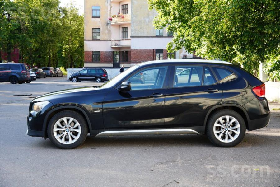 Melns BMW X1 2010 Rīga, ar dzinēja tilpumu 2.00 L un nobraukumu 242 tūkst. km par 5500 €, foto 3 vietnē AUTOMOTO.COM.LV