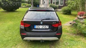 Black BMW X1 2010 in Riga, with an engine capacity of 2.00 L and mileage of 240 thousand km for 3500 €, photo 4 on AUTOMOTO.COM.LV