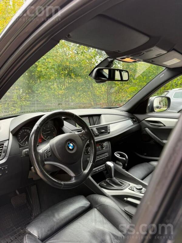 Melns BMW X1 2010 Rīga, ar dzinēja tilpumu 2.00 L un nobraukumu 336 tūkst. km par 7450 €, foto 4 vietnē AUTOMOTO.COM.LV