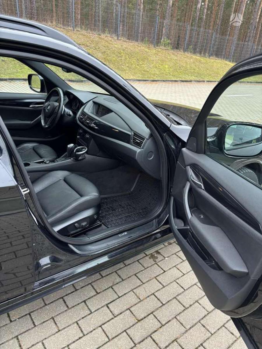 Melns BMW X1 2010 Druskininkai, ar dzinēja tilpumu 2.00 L un nobraukumu 263 tūkst. km par 7000 €, foto 14 vietnē AUTOMOTO.COM.LV