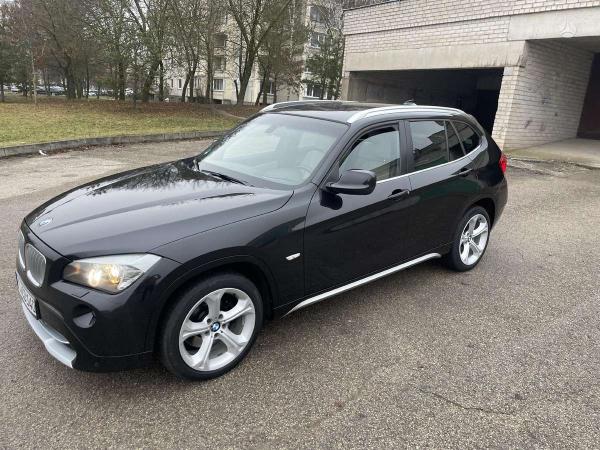 Melns BMW X1 2010 Kauņa, ar dzinēja tilpumu 2.00 L un nobraukumu 201 tūkst. km par 7990 €, foto 1 vietnē AUTOMOTO.COM.LV