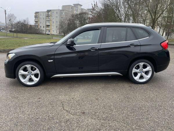 Melns BMW X1 2010 Kauņa, ar dzinēja tilpumu 2.00 L un nobraukumu 201 tūkst. km par 7990 €, foto 2 vietnē AUTOMOTO.COM.LV