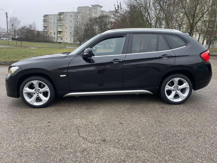 Black BMW X1 2010 in Kaunas, with an engine capacity of 2.00 L and mileage of 201 thousand km for 7990 €, photo 2 on AUTOMOTO.COM.LV