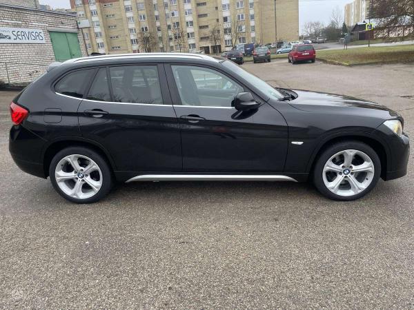 Melns BMW X1 2010 Kauņa, ar dzinēja tilpumu 2.00 L un nobraukumu 201 tūkst. km par 7990 €, foto 3 vietnē AUTOMOTO.COM.LV