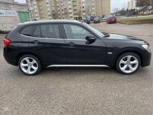 Black BMW X1 2010 in Kaunas, with an engine capacity of 2.00 L and mileage of 201 thousand km for 7990 €, photo 3 on AUTOMOTO.COM.LV