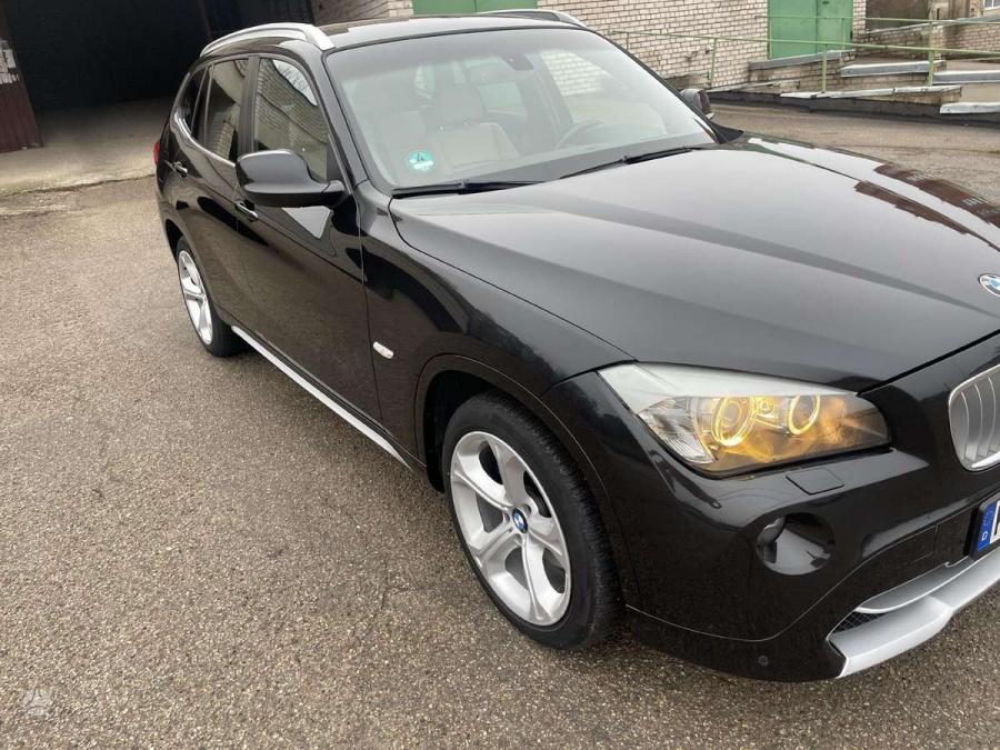 Black BMW X1 2010 in Kaunas, with an engine capacity of 2.00 L and mileage of 201 thousand km for 7990 €, photo 9 on AUTOMOTO.COM.LV