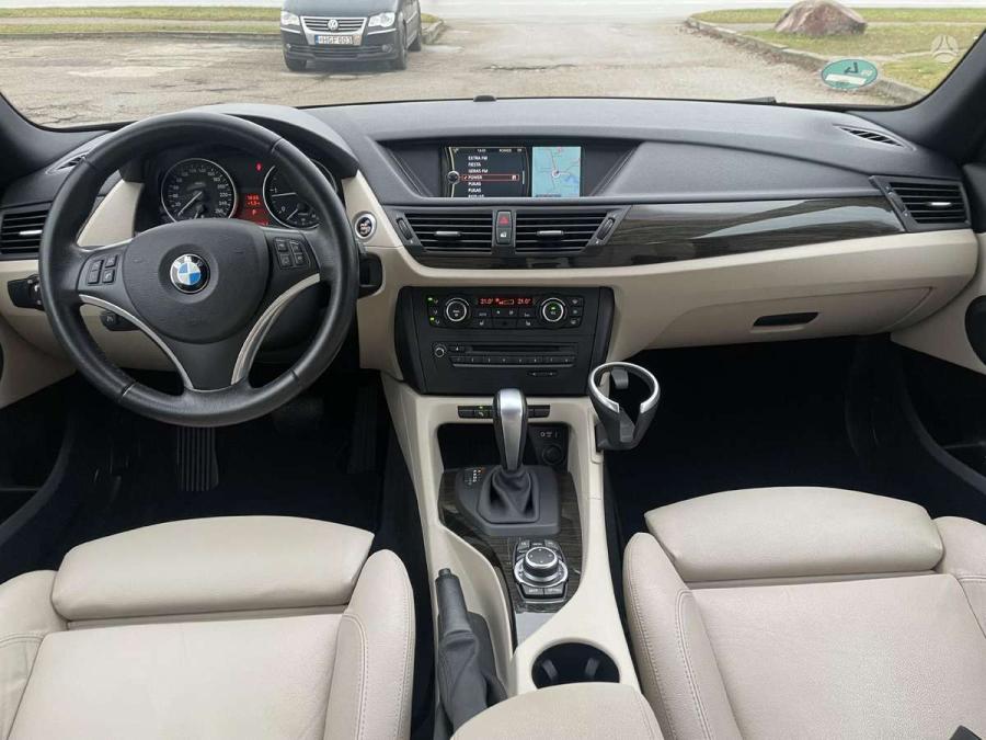 Black BMW X1 2010 in Kaunas, with an engine capacity of 2.00 L and mileage of 201 thousand km for 7990 €, photo 14 on AUTOMOTO.COM.LV