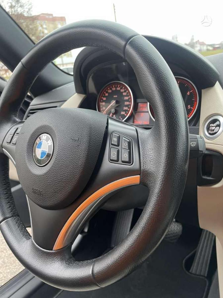 Black BMW X1 2010 in Kaunas, with an engine capacity of 2.00 L and mileage of 201 thousand km for 7990 €, photo 18 on AUTOMOTO.COM.LV