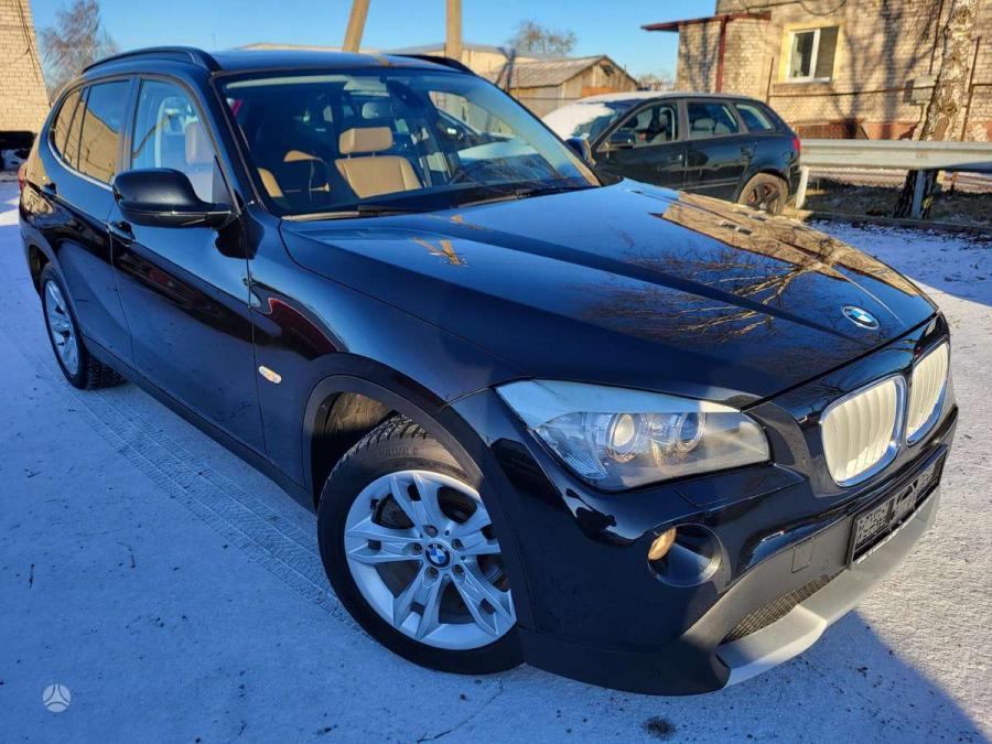 Melns BMW X1 2010 Raseiniai, ar dzinēja tilpumu 2.00 L un nobraukumu 179 tūkst. km par 6450 €, foto 1 vietnē AUTOMOTO.COM.LV