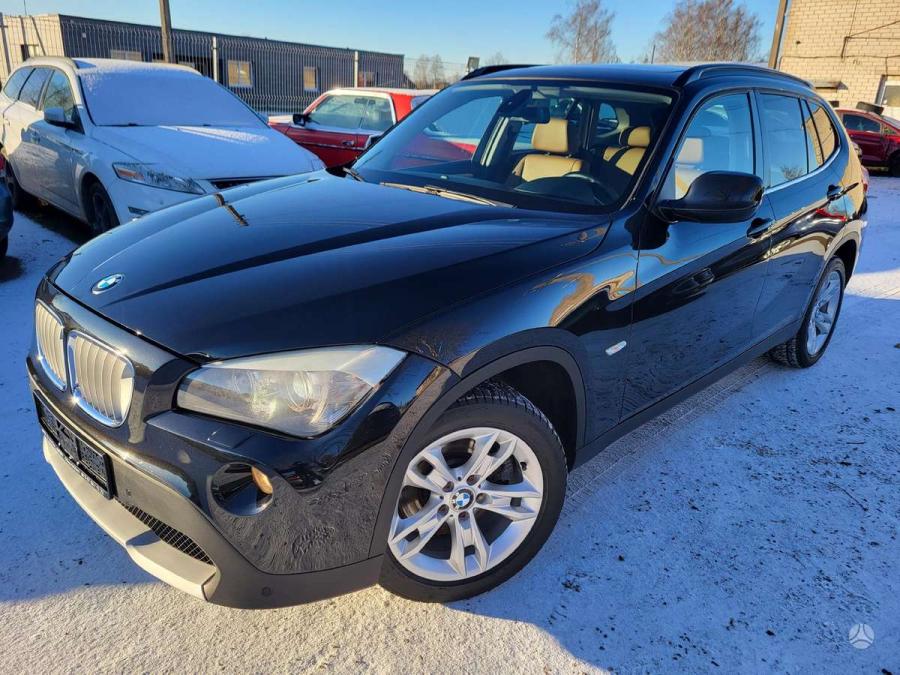 Melns BMW X1 2010 Raseiniai, ar dzinēja tilpumu 2.00 L un nobraukumu 179 tūkst. km par 6450 €, foto 2 vietnē AUTOMOTO.COM.LV