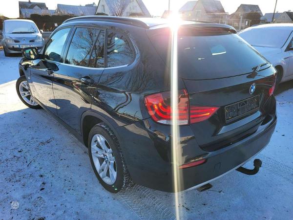 Black BMW X1 2010 in Raseiniai, with an engine capacity of 2.00 L and mileage of 179 thousand km for 6450 €, photo 3 on AUTOMOTO.COM.LV