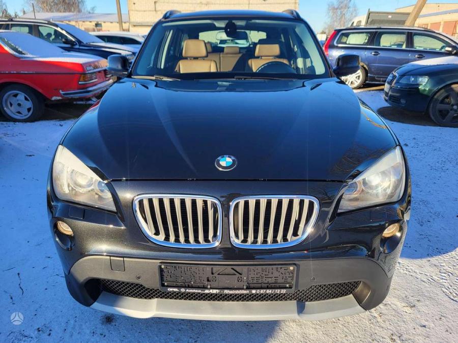 Melns BMW X1 2010 Raseiniai, ar dzinēja tilpumu 2.00 L un nobraukumu 179 tūkst. km par 6450 €, foto 5 vietnē AUTOMOTO.COM.LV