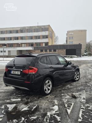 Melns BMW X1 2010 Radviliškis, ar dzinēja tilpumu 2.00 L un nobraukumu 345 tūkst. km par 4999 €, foto  vietnē AUTOMOTO.COM.LV