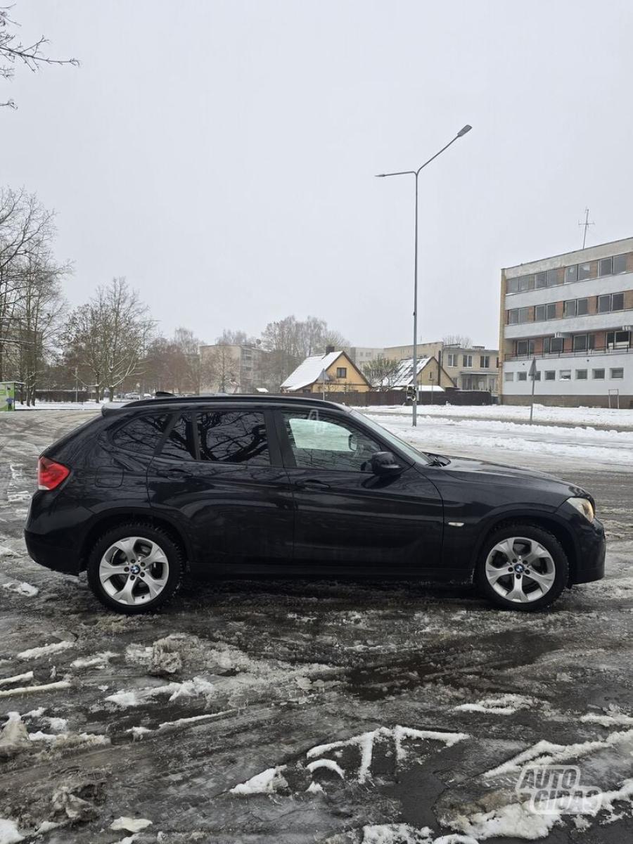 Black BMW X1 2010 in Radviliskis, with an engine capacity of 2.00 L and mileage of 345 thousand km for 4999 €, photo 2 on AUTOMOTO.COM.LV