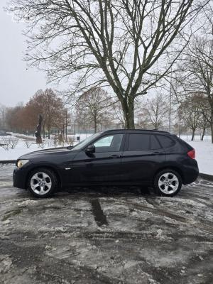 Black BMW X1 2010 in Radviliskis, with an engine capacity of 2.00 L and mileage of 345 thousand km for 4999 €, photo 3 on AUTOMOTO.COM.LV