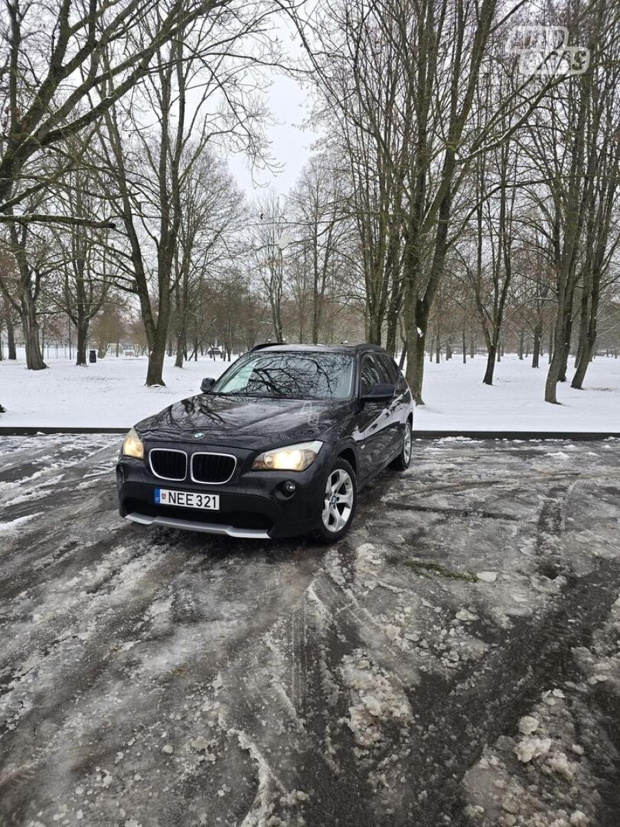 Black BMW X1 2010 in Radviliskis, with an engine capacity of 2.00 L and mileage of 345 thousand km for 4999 €, photo 4 on AUTOMOTO.COM.LV