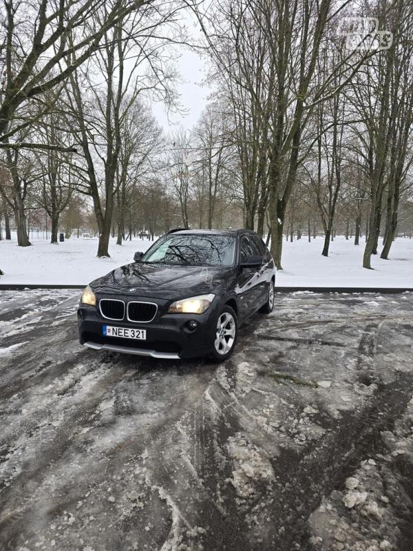 Black BMW X1 2010 in Radviliskis, with an engine capacity of 2.00 L and mileage of 345 thousand km for 4999 €, photo 4 on AUTOMOTO.COM.LV